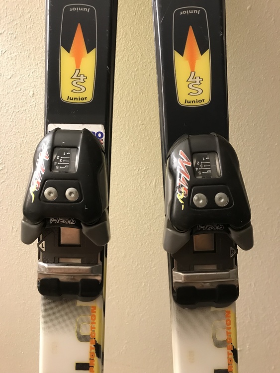 FS: Rossignol 4S Junior Skis w/ Bindings - 130cm