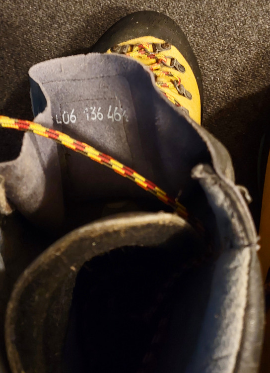 FS La Sportiva Nepal 46 1/2 w Grivel 2f crampons