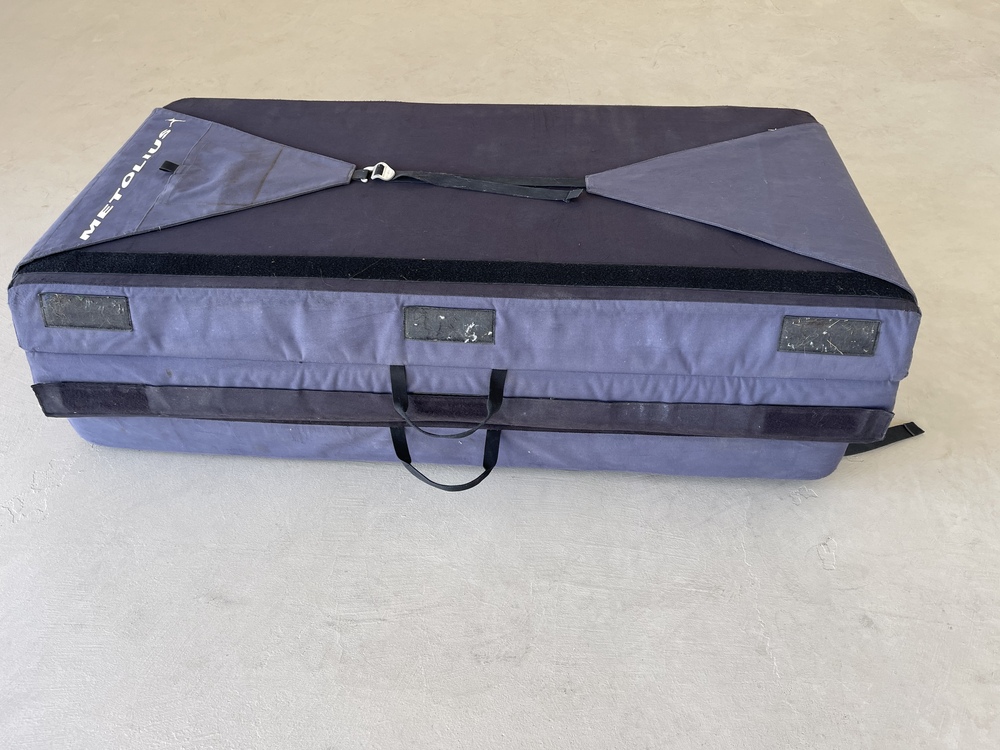 FS: Price Drop $100 Used Metolius Magnum Bouldering Crash Pad