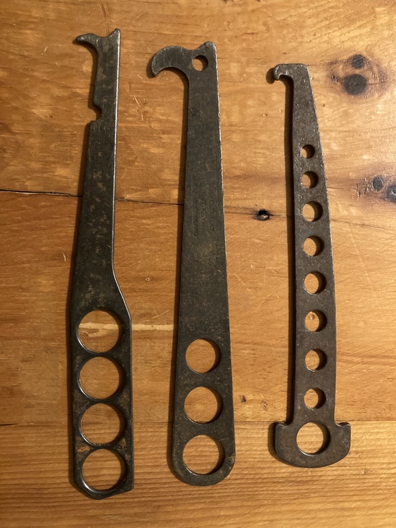 Vintage nut tool ID