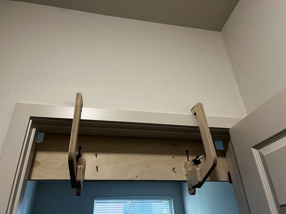 FS: Metilious wooden hang board + frictitious door frame mount