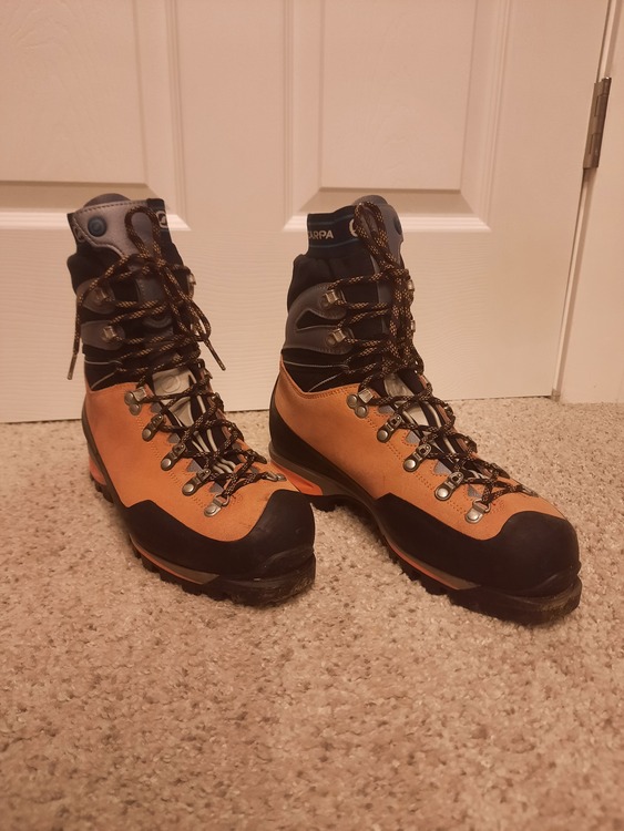 Fs. scarpa mont blancs , ice boots 42.5