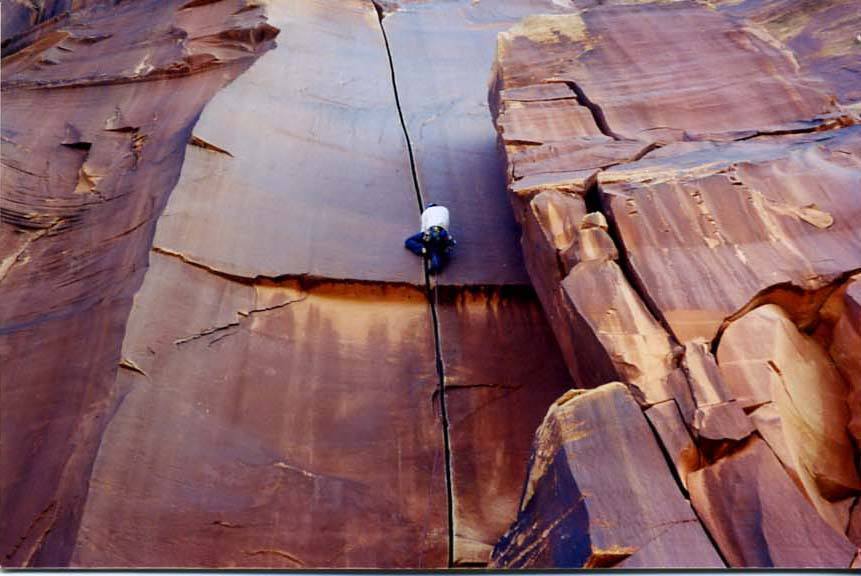 This is Tom rose leading Supercrack of the Desert.