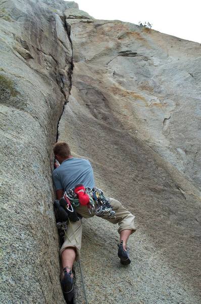 Bat Crack on The Vampire (5.11a), Tahquitz Rock