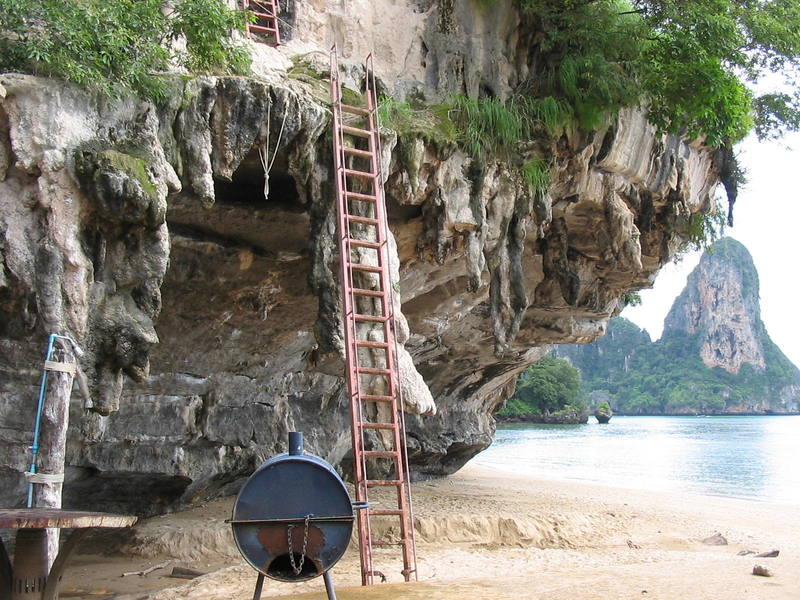Rock Climbing in Tonsai Roof (Tidal Wave Area), Thailand