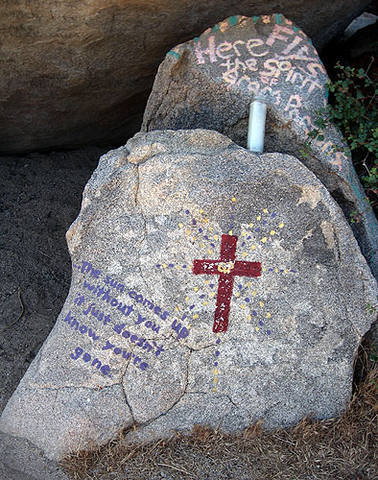 Gram Parsons Memorial. Photo by Blitzo.
