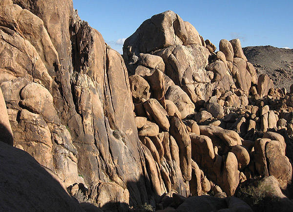 Rock Climbing in Voodoo Dome, Joshua Tree National Park