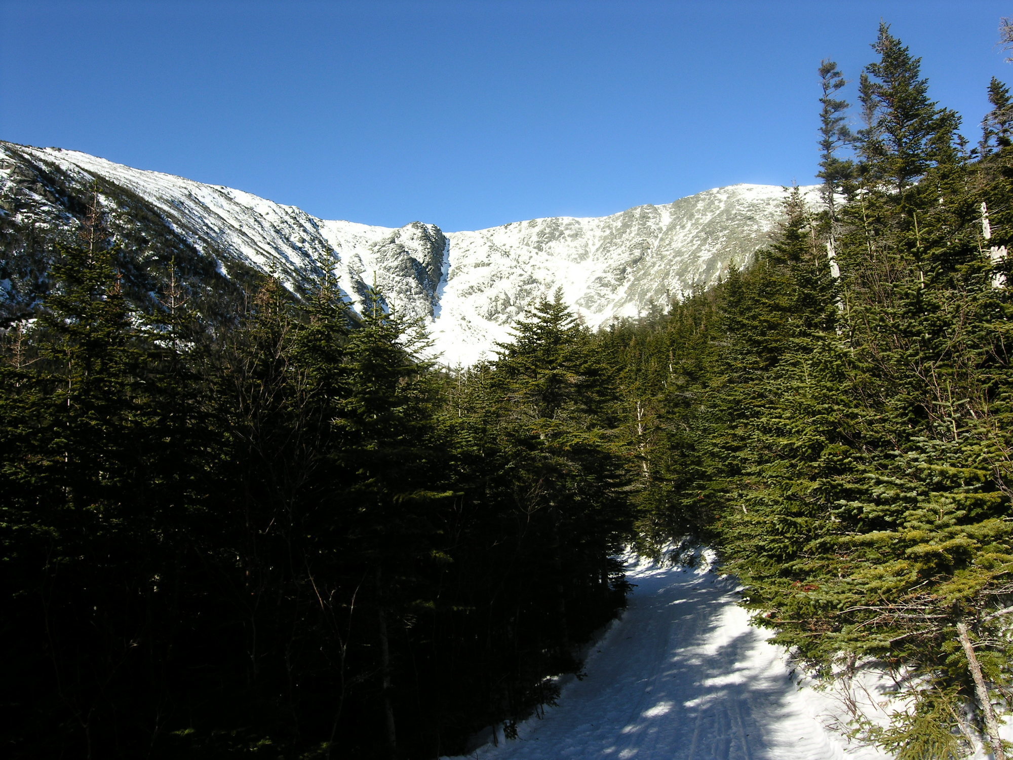 Huntington Ravine from the approach.