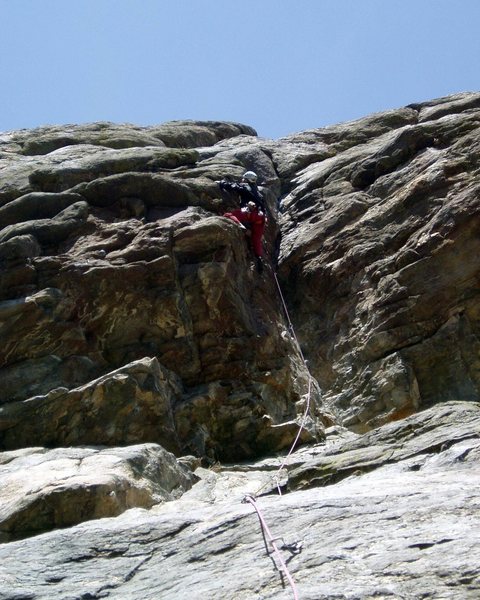 It's easy to get out to this ledge on the left ledge, but no, this is ...
