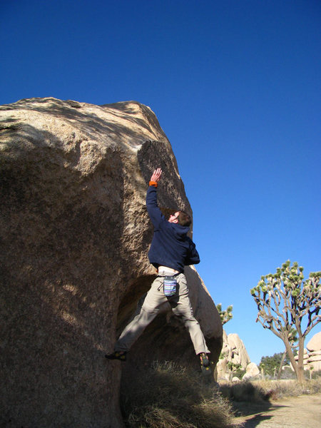 Bouldering in Jump Chump Clump, Joshua Tree National Park