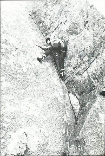 Tony Yaniro on the FA of 29 Palms (5.11d), Joshua Tree NP Photo by Alan ...