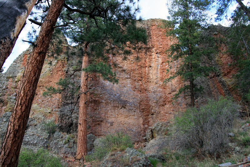 Rock Climbing in Big Pine Wall, El Rito