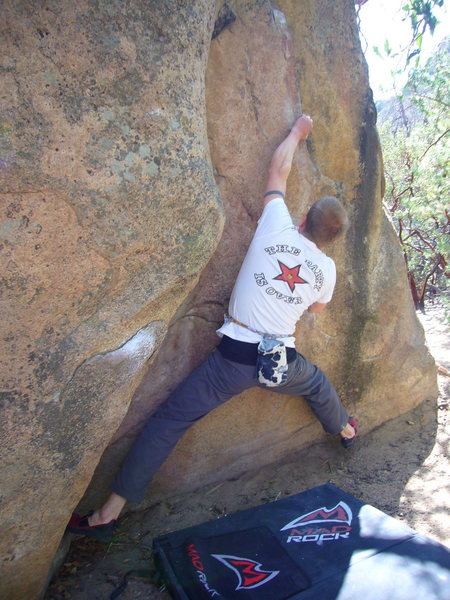 Bouldering in The Bath Room Splits, Cochise Stronghold