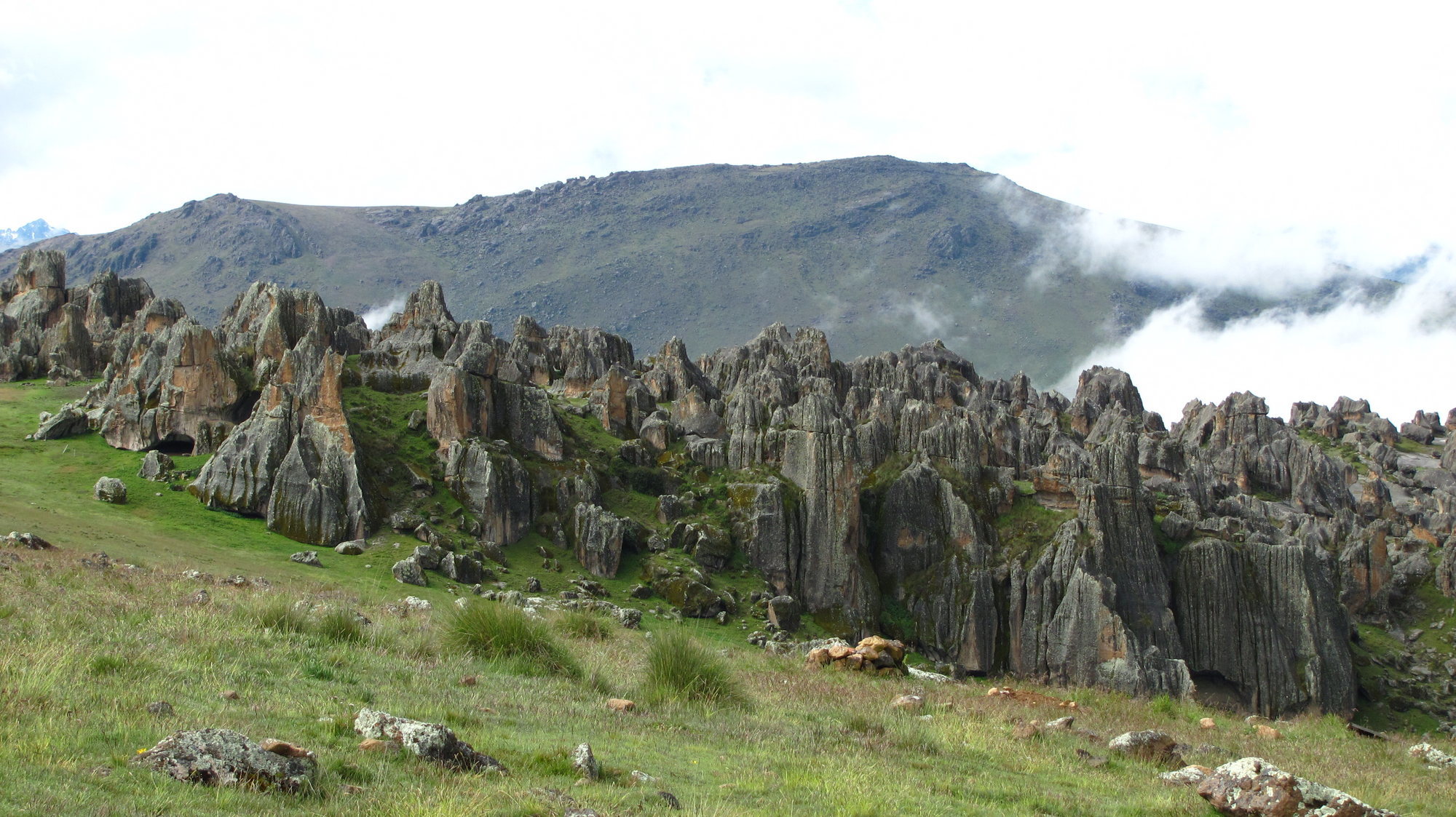 Hatun Machay from the Alpine hut