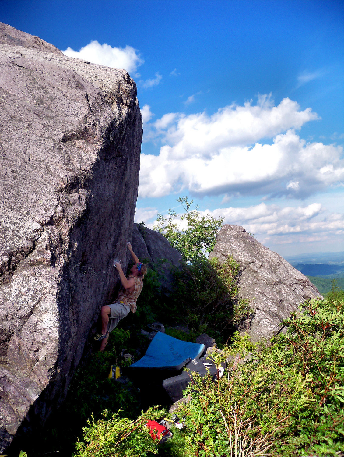 Travis Melin climbing the "Horizon Line" (v6) in the Highlands Area, GHSP