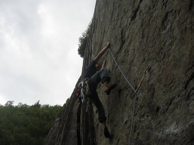 Eric Albers on the opening moves of Kingdom Come 5.12a