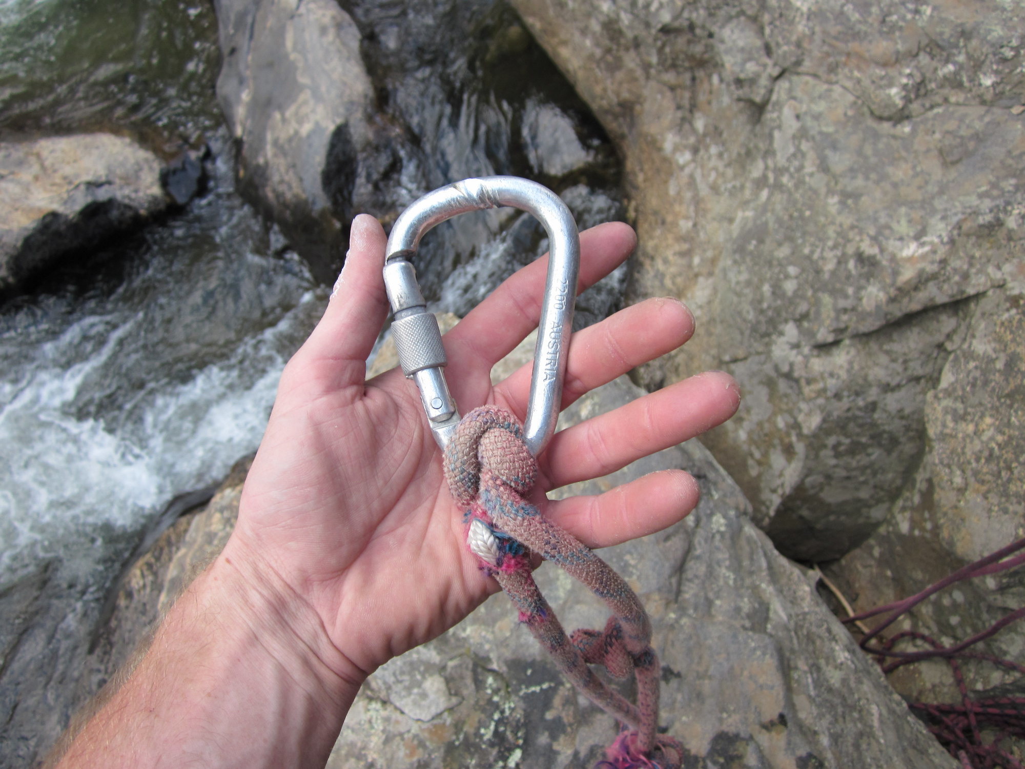 Core shot rope, and very grooved biner removed from the Primo Wall ...