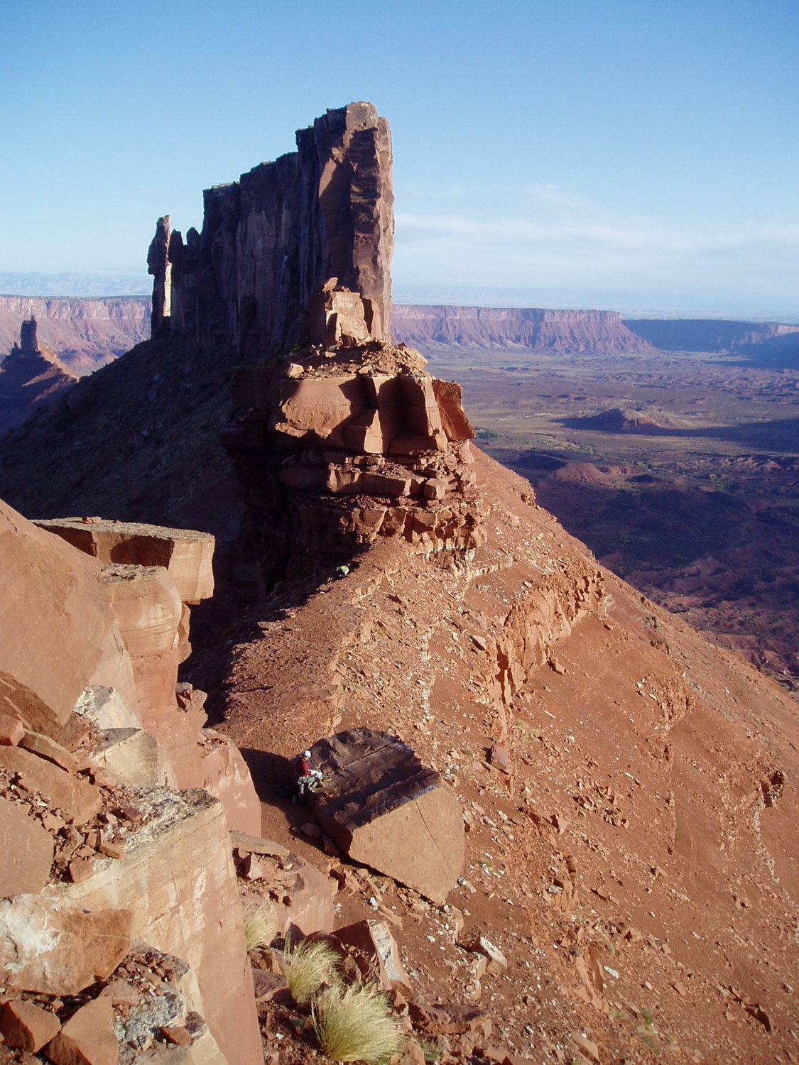 The ridge from Castleton North Face to The Rectory and a precarious ...