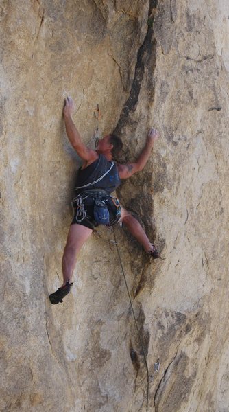 Rock Climb Raging Bull Dike, Joshua Tree National Park