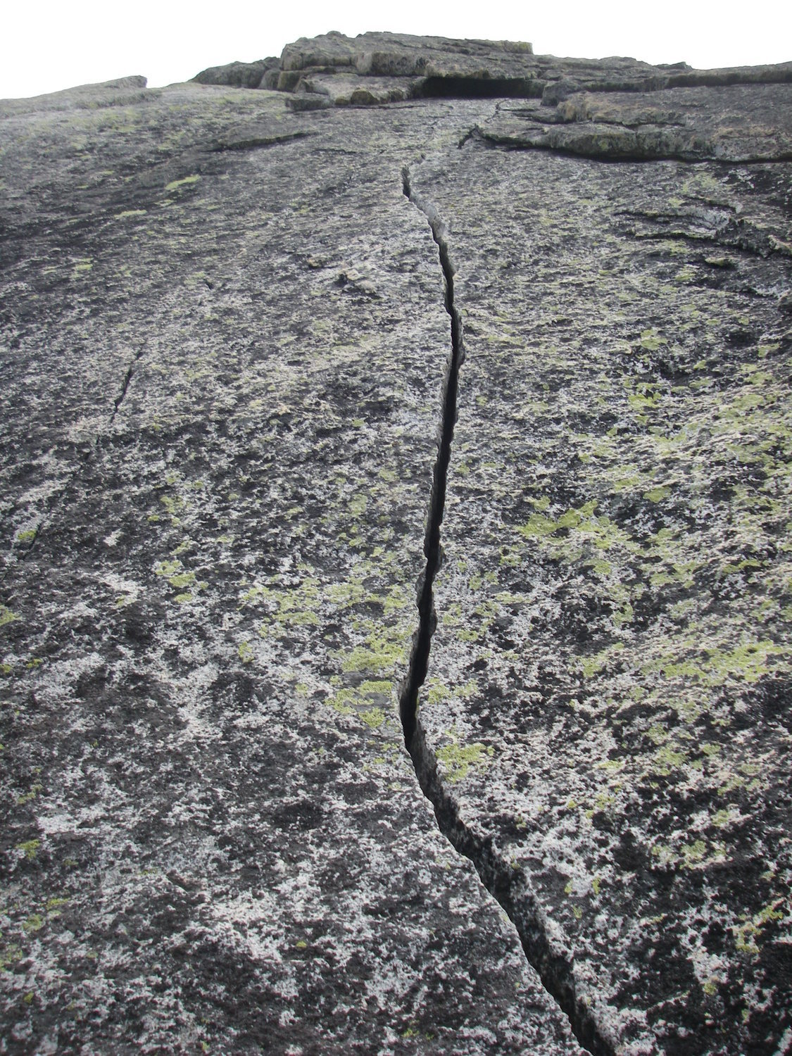 This is the 2nd fantastic crack on the 2nd pitch. You reach this after ...