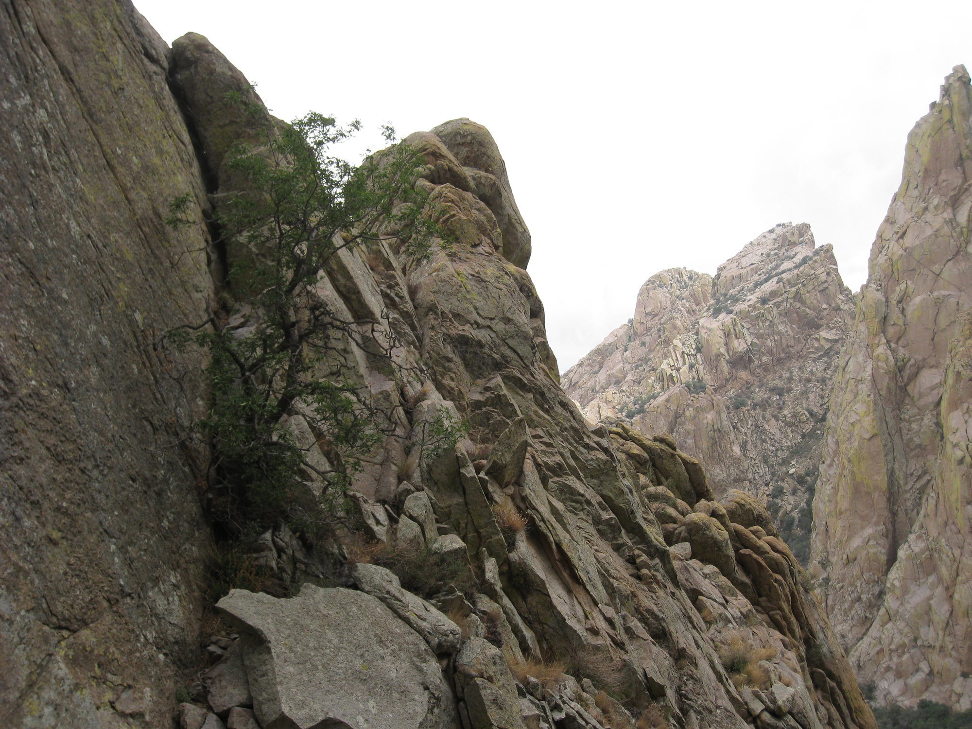 Looking back at the traverse pitch (pitch 4). There is one spicy ...
