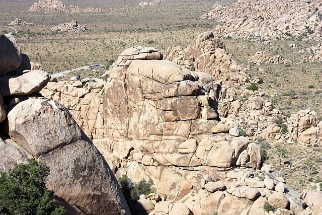 Rock Climbing in Hemingway Buttress (West Face), Joshua Tree National Park
