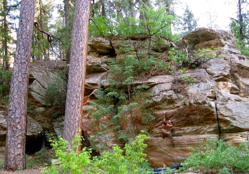 Bouldering in Red Kelly Wall, Northern Arizona