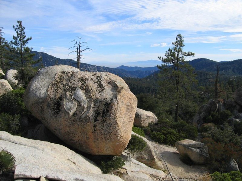 The Orange Flambe boulder; the main trail is to the left of this photo ...