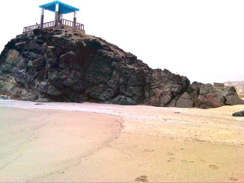 Bouldering in Punta Negra, Lima South