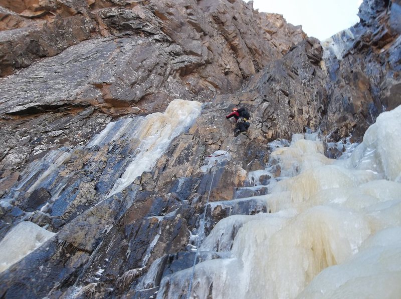 Ryan Barber on the traverse, pitch two of the Black Dike, Cannon cliff ...
