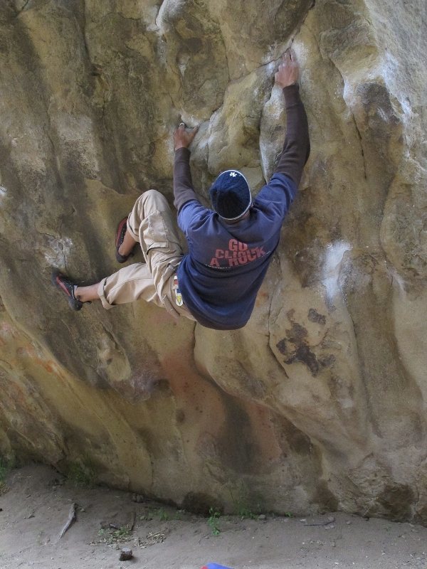START MOVES OF THE CRACK-V3 VERSION/B1 BOULDER.