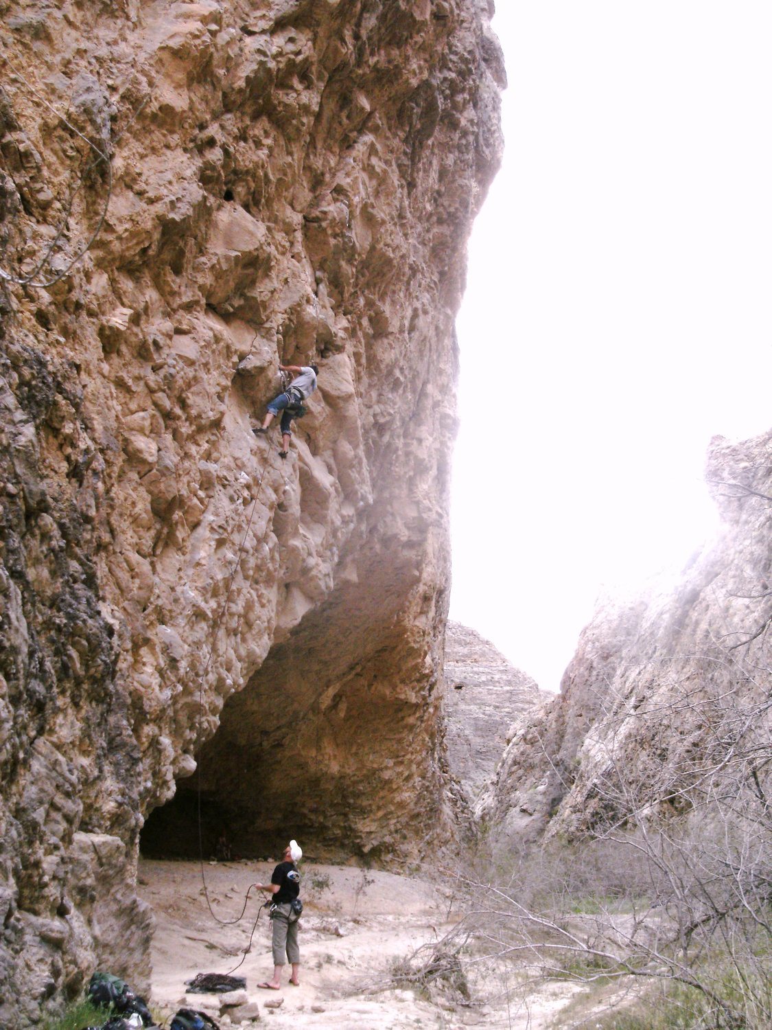 Leading the awesome unkown 11b at The Swamp Cave