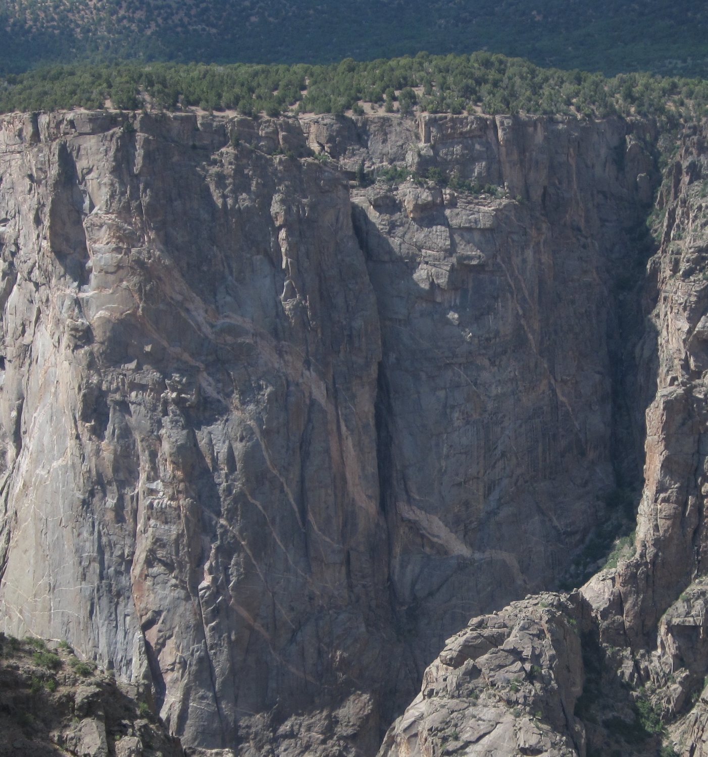 Photo from the S. Rim showing the route and the Cruise Gully.