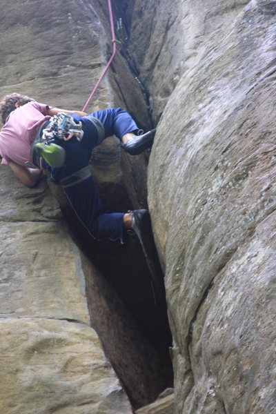 Matt following on the Tree Route. Using a knee to gain the upper ...