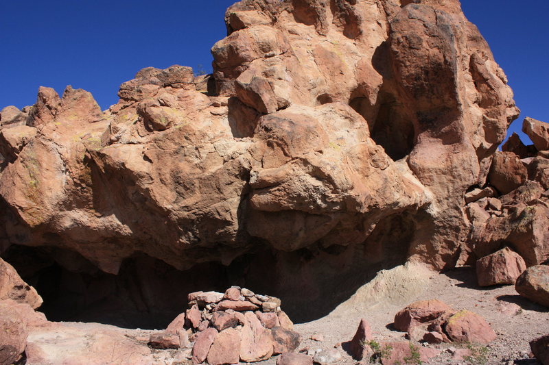 Bouldering in Choss Pile, Organ Mountains