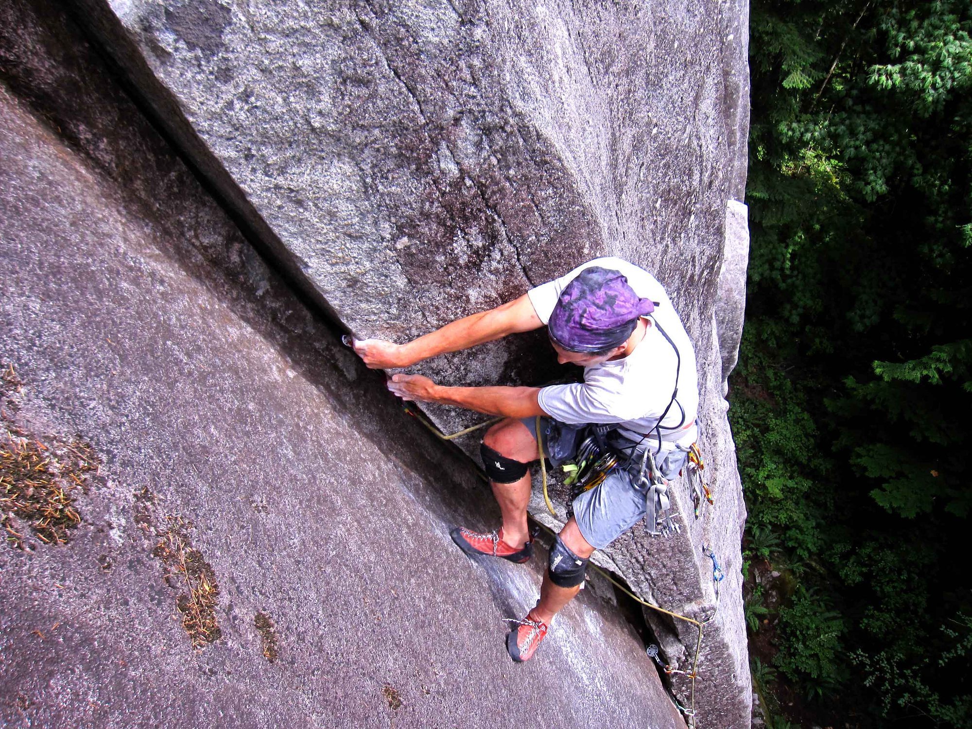 It is easier to layback the top section, though one can reach way back ...