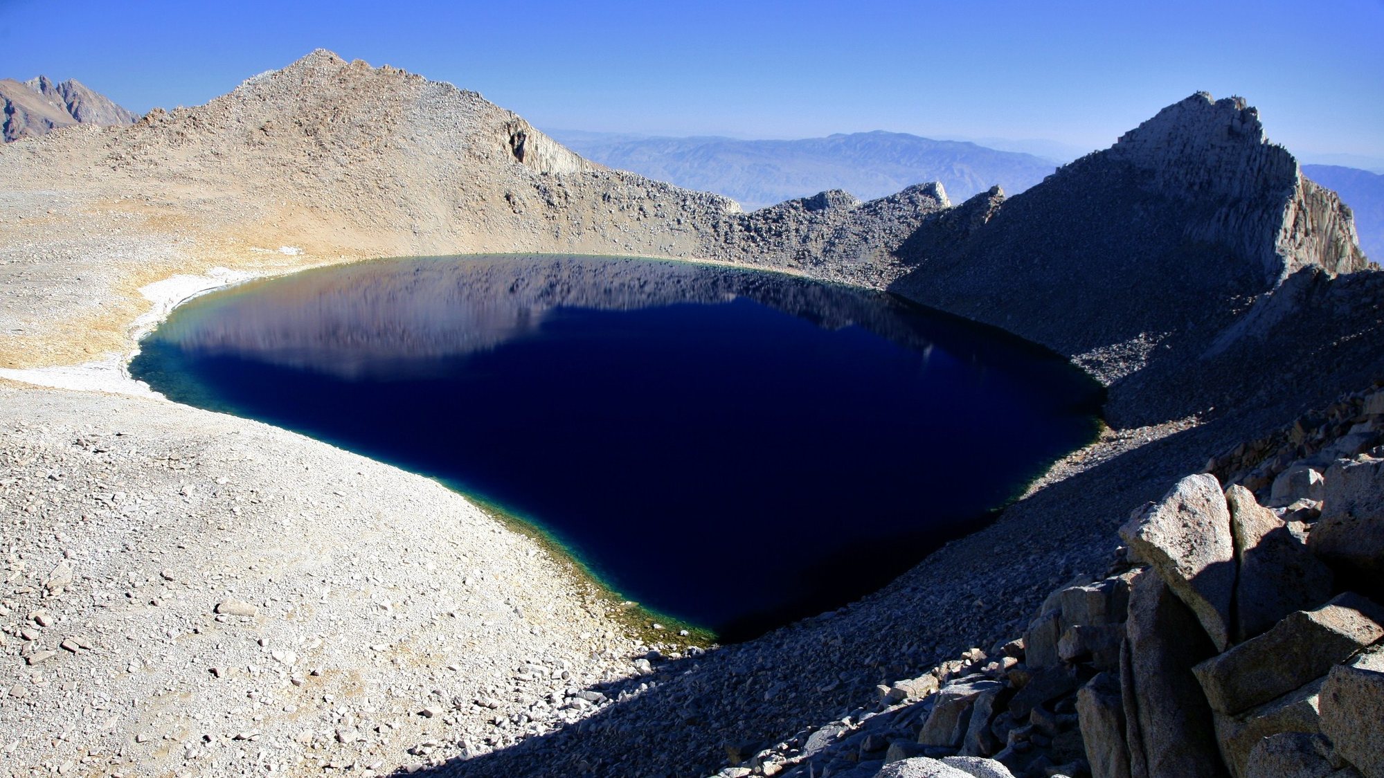 Tulainyo Lake from near Mt Russell.