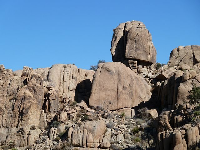 Rock Climbing in The Lion, Joshua Tree National Park