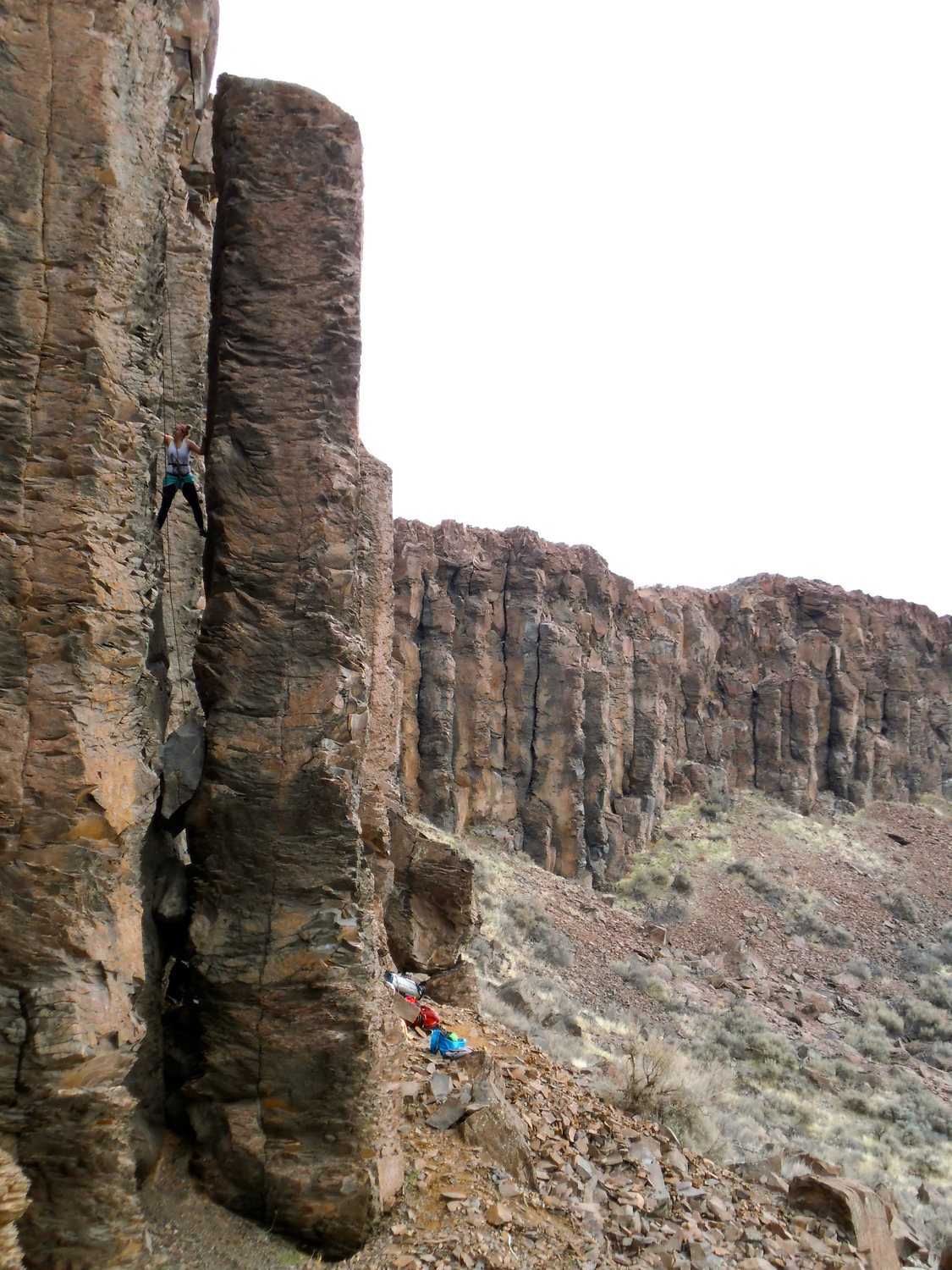 Awesome chimney. Stem, chimney, or face climb it!