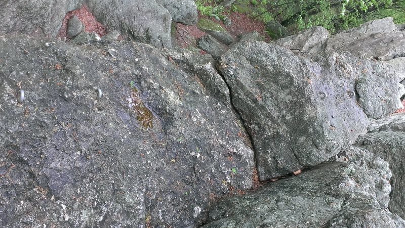 Another couple Anchors to run different routes. No bolts, so top roping ...