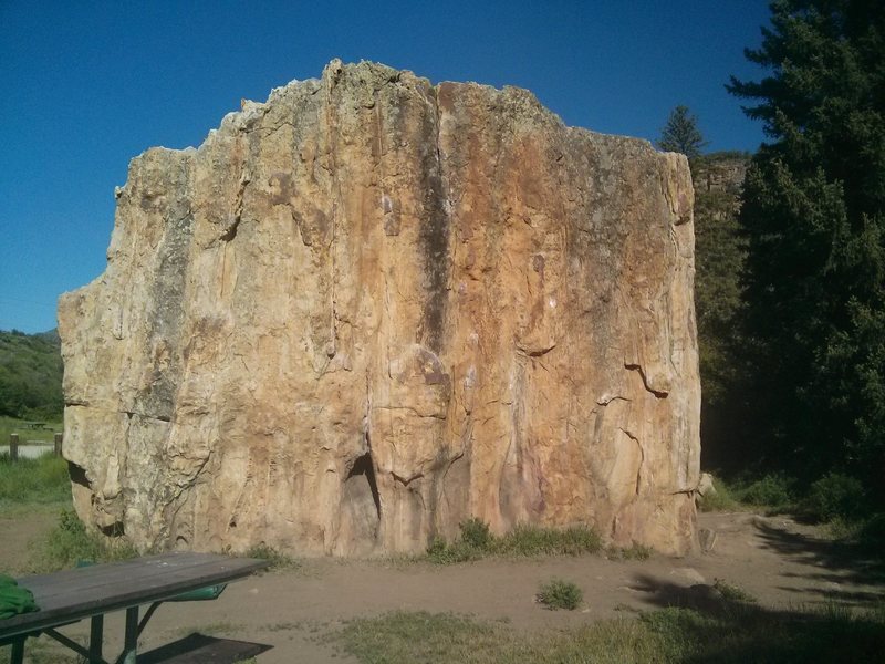 Climbing in Big Ass Boulder, Eagle/Vail/Minturn/Red Cliff