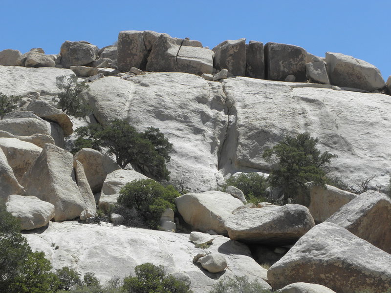 Rock Climbing in Lakeside Rock North (aka Oregon Trail), Joshua Tree ...