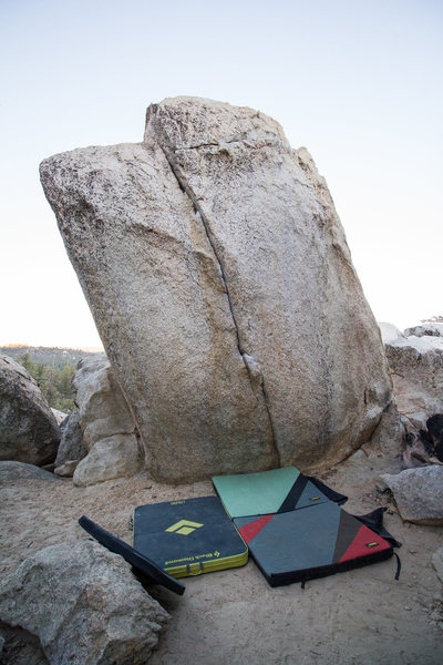 Climbing in Thin Crack Boulder, Los Angeles Basin