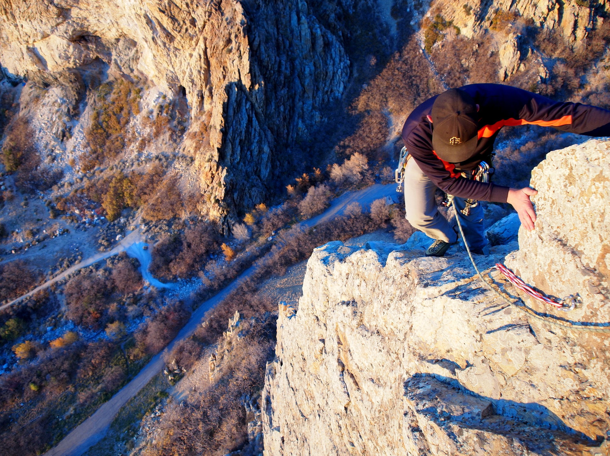Topping out on the ridge, coming up to the anchors. A lot of rotten ...