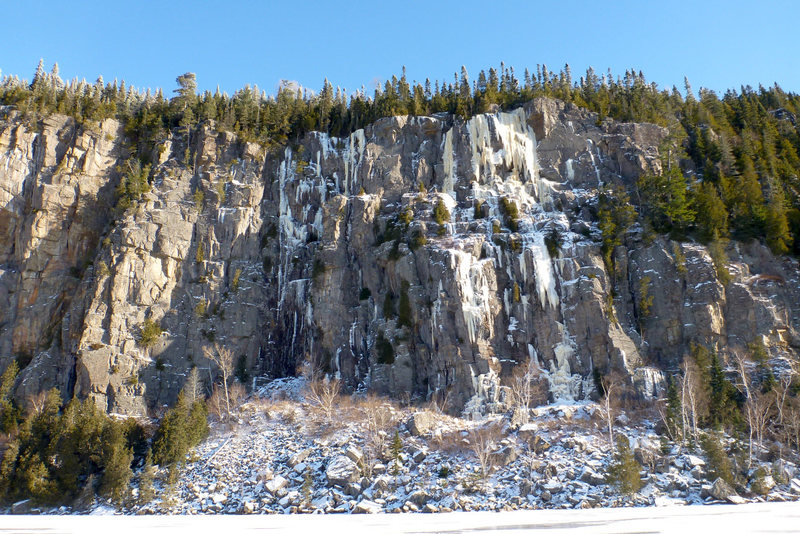 Climbing in Main cliff, Quebec