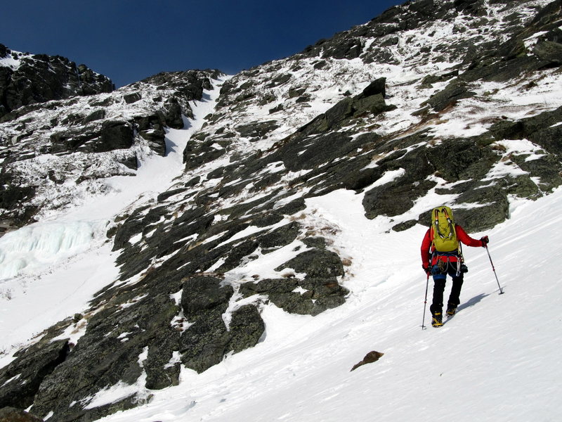Scoping out the upper reaches of Diagonal Gully from the approach to ...