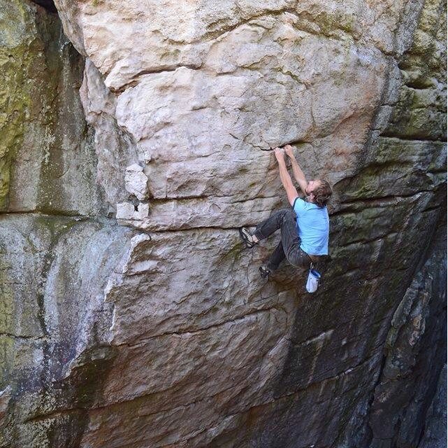 Austin Howell free-solo on "Dreamscape" (5.11c/d)