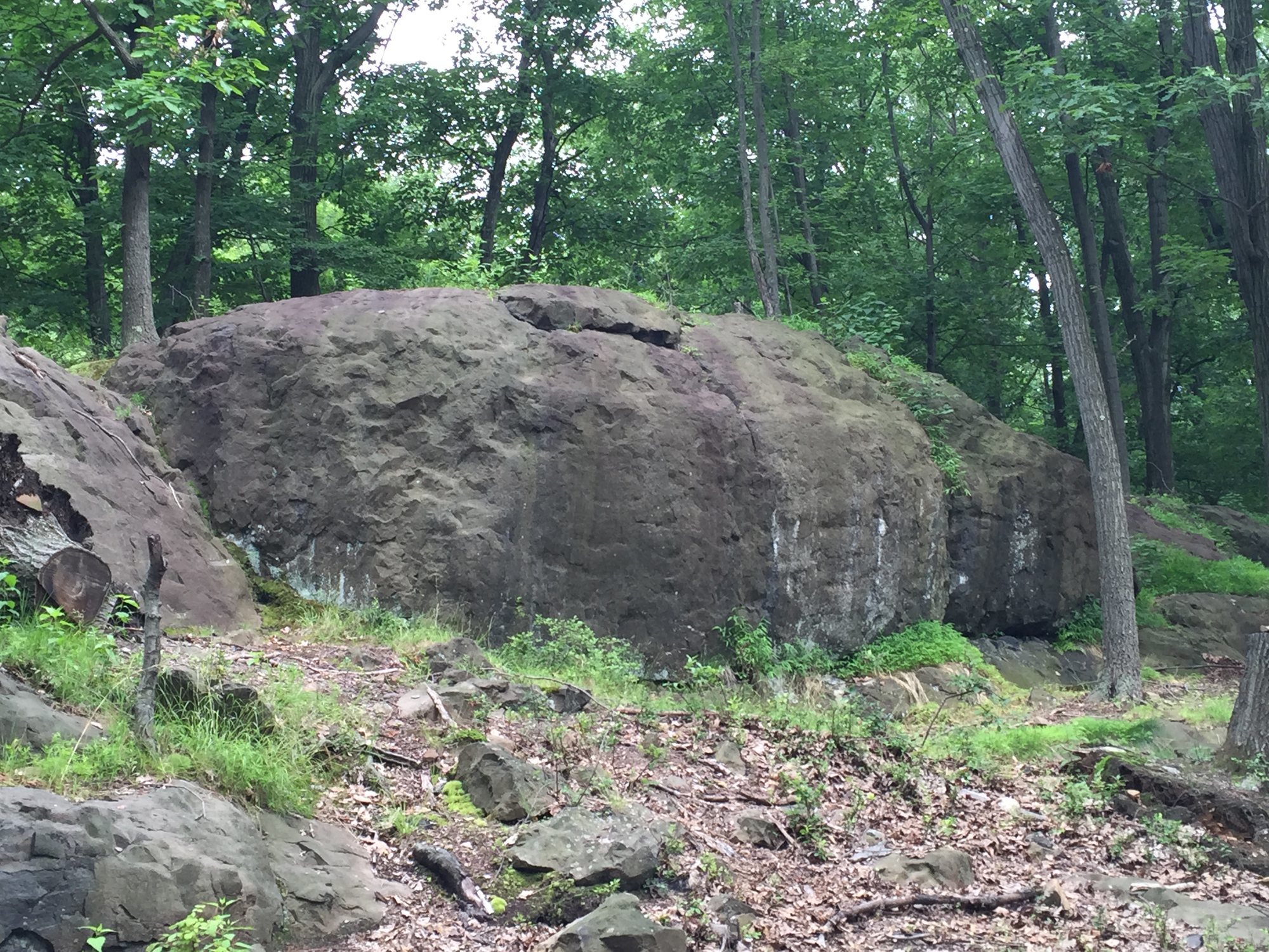 Western side (far side) of the Flakes area. Not too much rock other ...