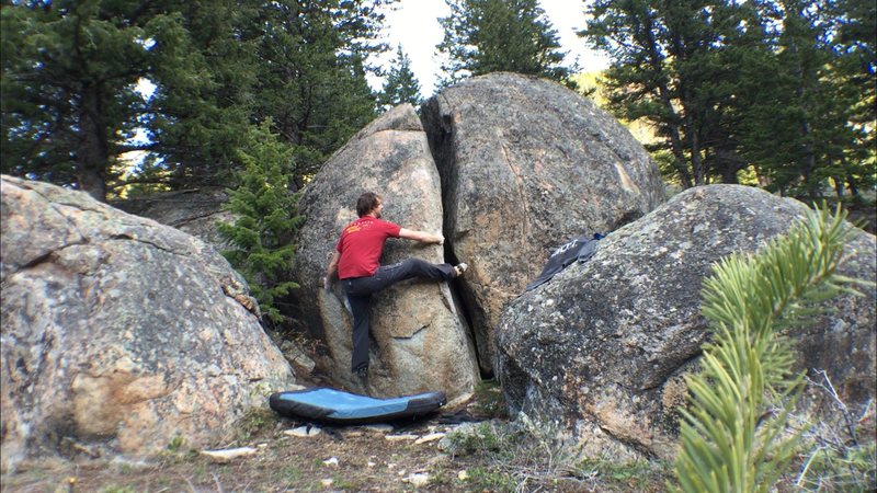 Bouldering in Split Ova, Sinks Canyon
