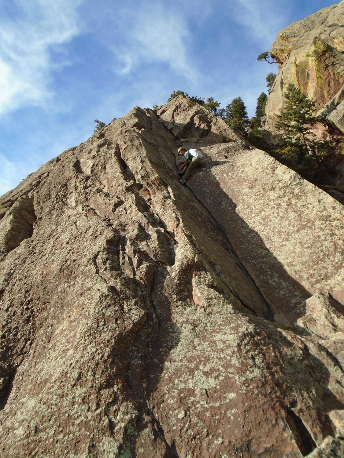 Another photo of the layback crack. You can see how low angle it is ...